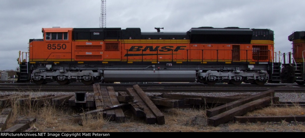 BNSF 8550